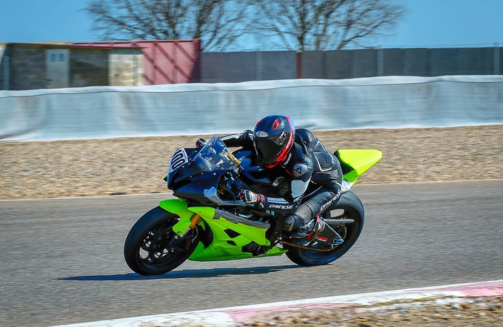 Racing on Alcarras with Racecracks - REDRIDINGBOOTS